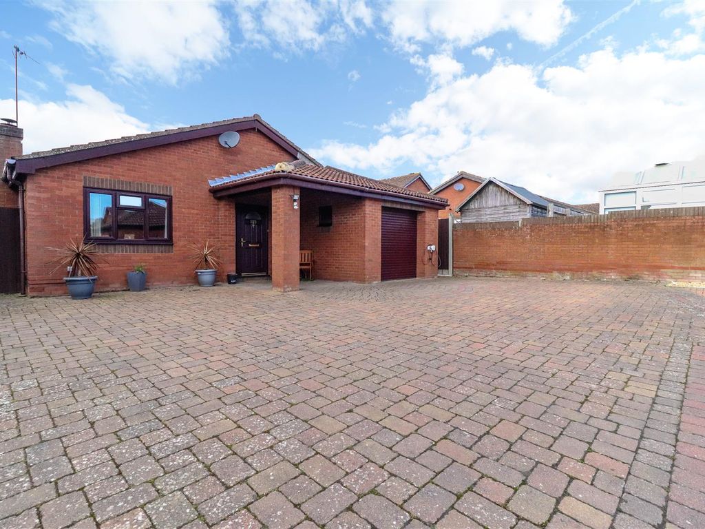 3 Bed Detached Bungalow For Sale In Woodhall Close West Hunsbury