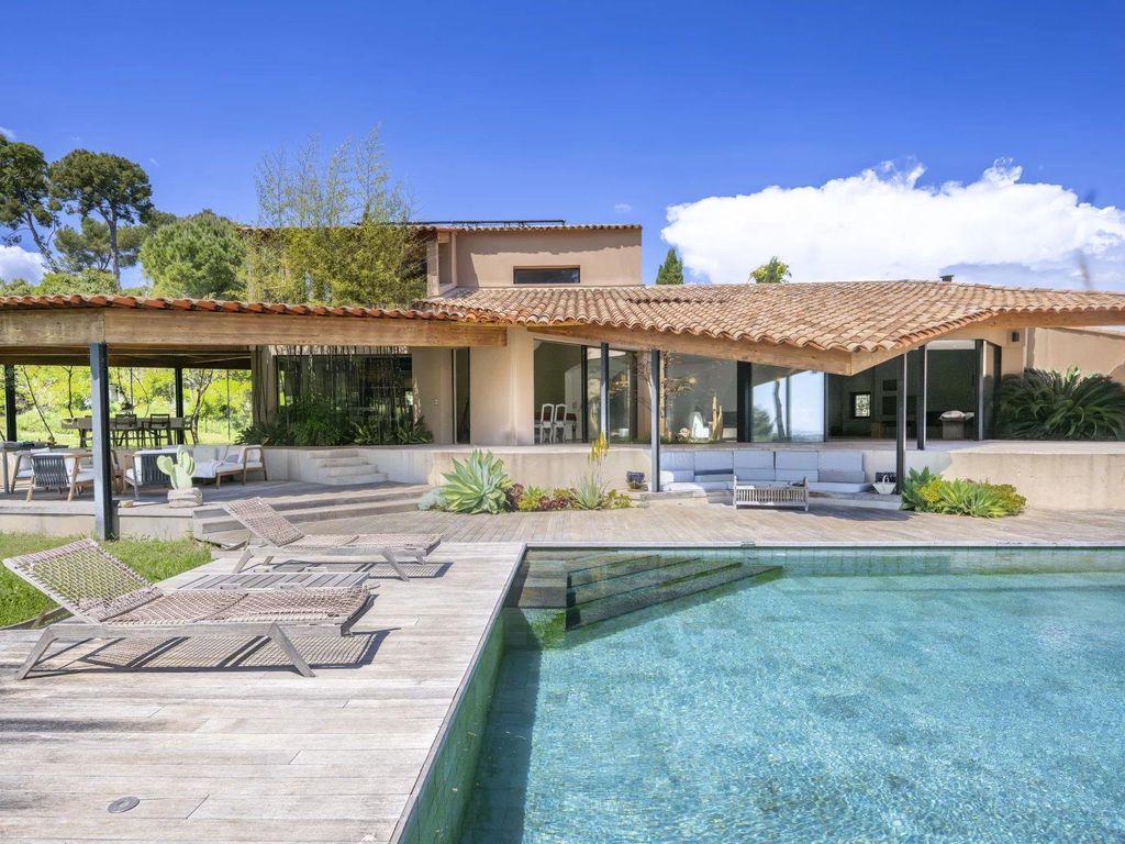 5 bed villa for sale in Antibes, Alpes-Maritimes, Provence-Alpes-Côte D ...