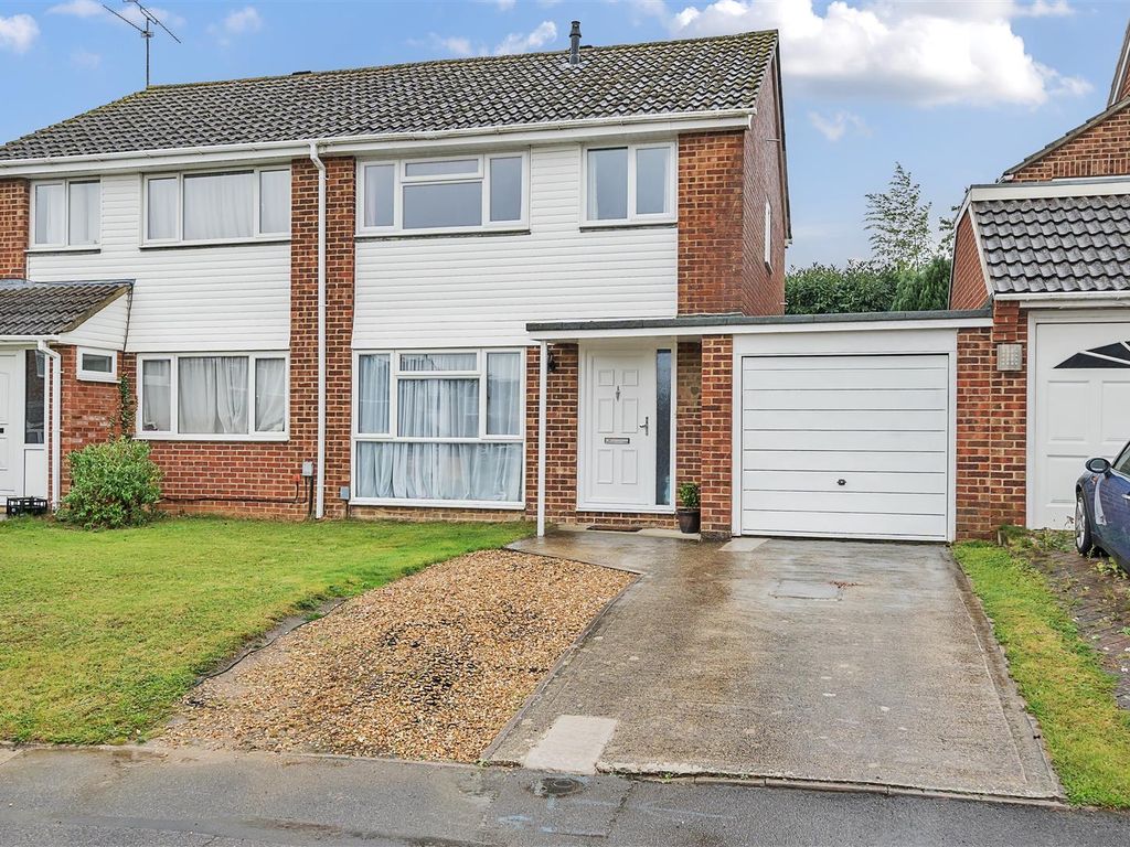 3 Bed Semi Detached House For Sale In Shefford Crescent Wokingham