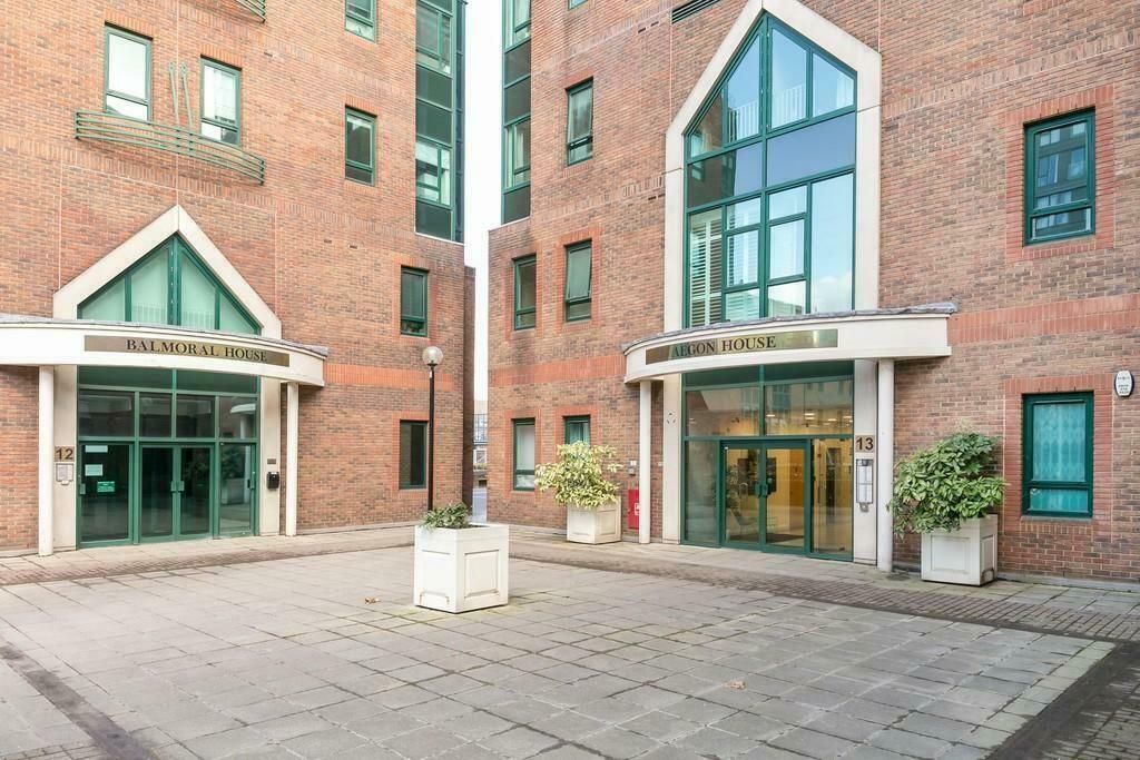 1 bed flat to rent in Aegon House, 13 Lanark Square, Crossharbour ...