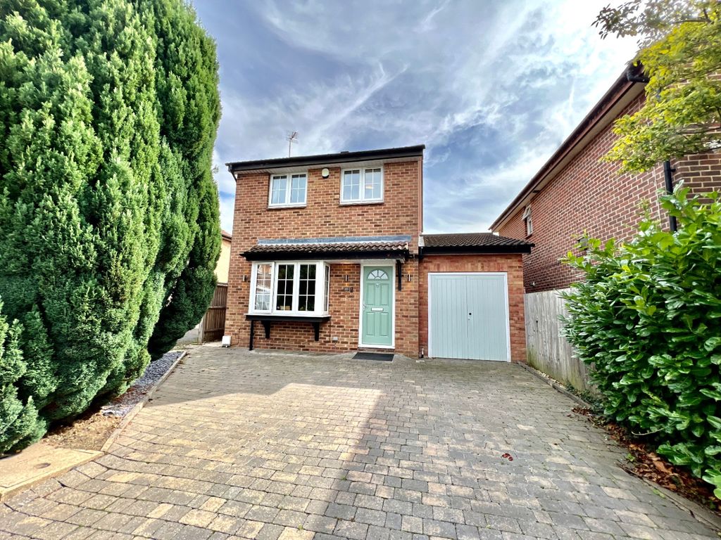 3 Bed Detached House For Sale In Buttercup Close Narborough Leicester