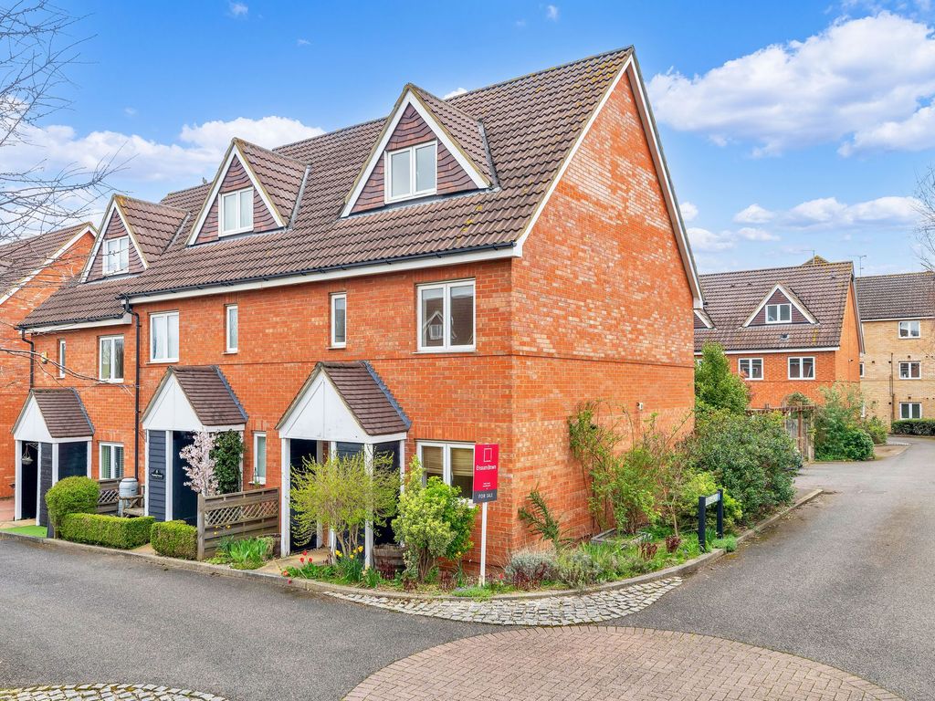 4 bed town house for sale in Charding Crescent, Royston SG8, £400,000 ...