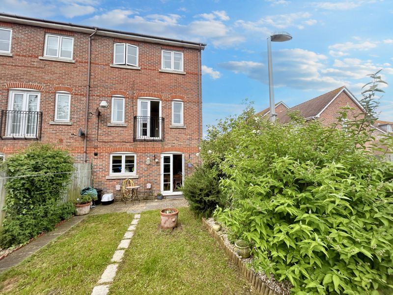 4 Bed End Terrace House For Sale In Holland Road Westham Weymouth