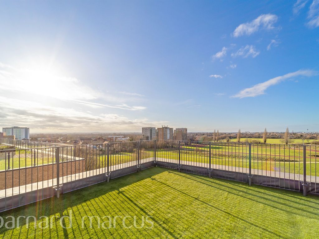 2 bed flat for sale in Fern Grove, Feltham TW14 - Zoopla