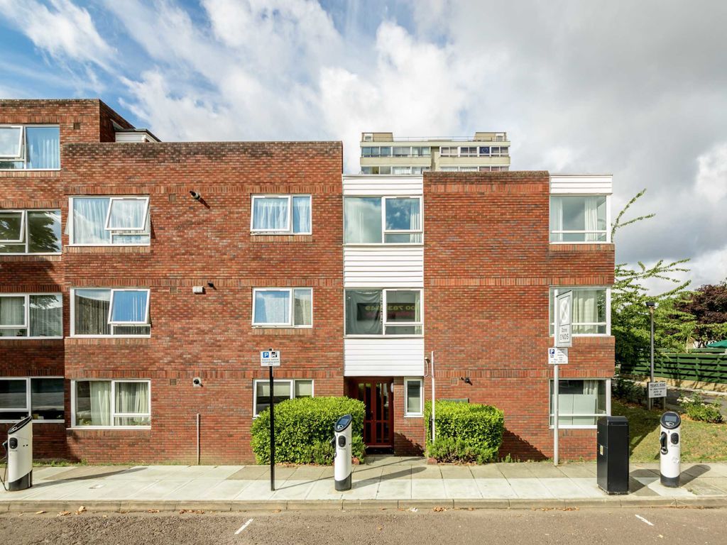 Studio to rent in Victoria Villas, Richmond TW9 - Zoopla