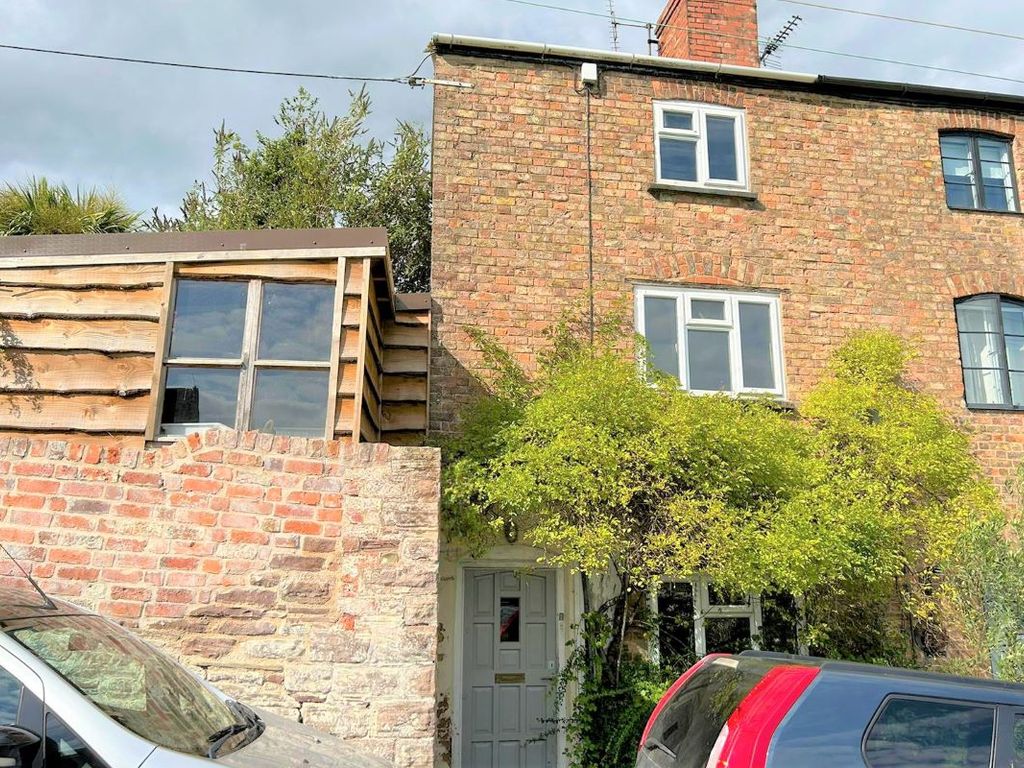 4 bed end terrace house for sale in 1 Church Road, Newnham ...