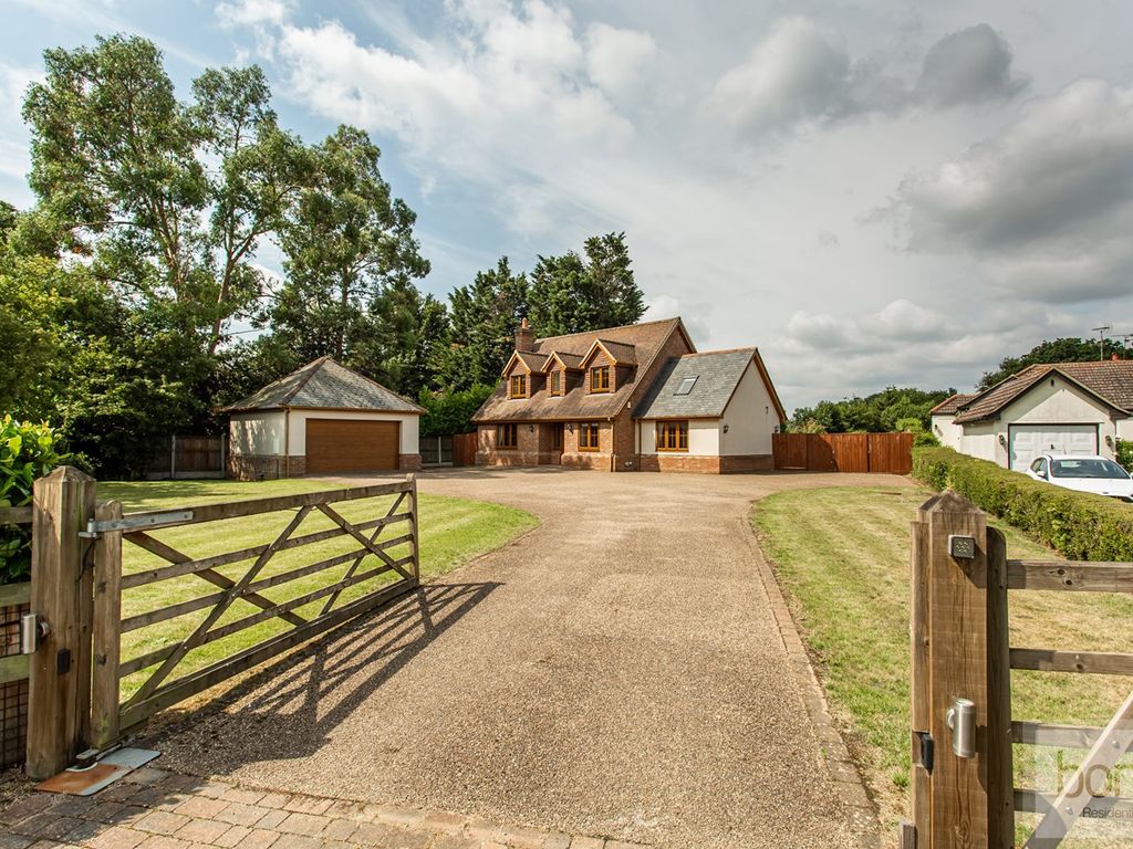4 bed detached house for sale in The Ridge, Little Baddow, Chelmsford ...