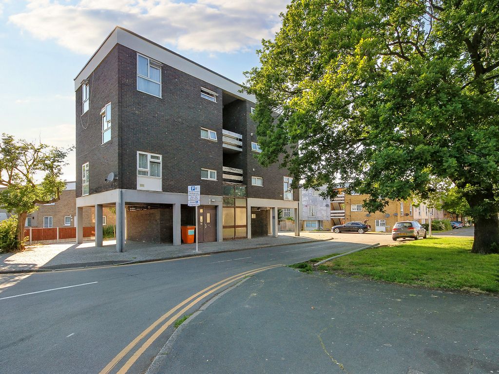 1 bed flat for sale in Rokells, Basildon SS14 - Zoopla