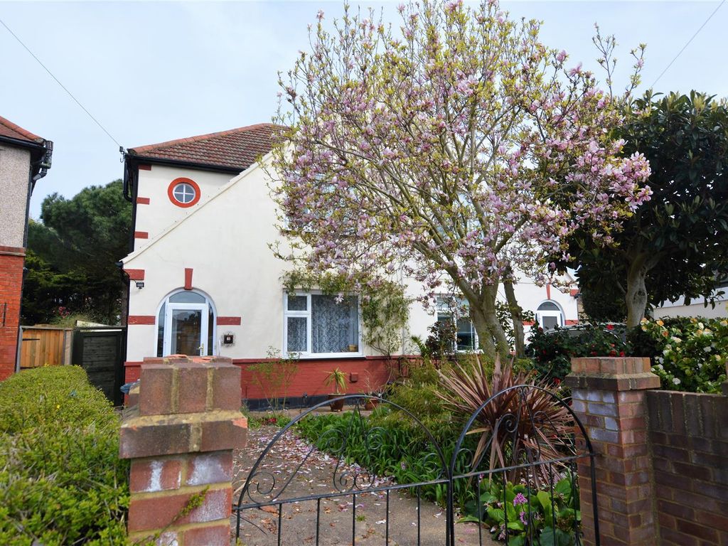 3 Bed Semi Detached House For Sale In Dalmeny Crescent Hounslow Tw3