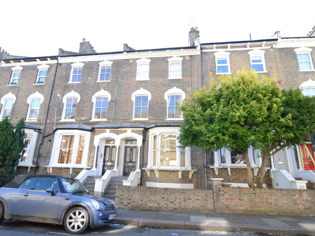 1 bed flat to rent in Cologne Road, London, UK SW11, £1,900 pcm - Zoopla