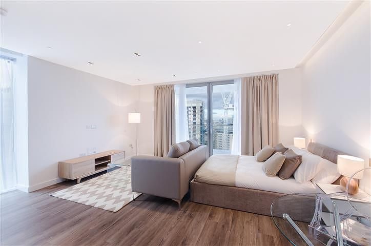 Studio to rent in Satin House, Piazza Walk, Aldgate, London E1, £2,600 ...
