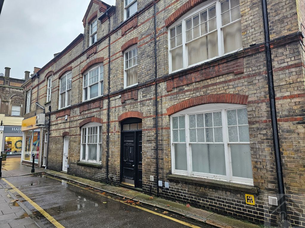 5 bed end terrace house for sale in 1- 5 Union Lane, King's Lynn ...