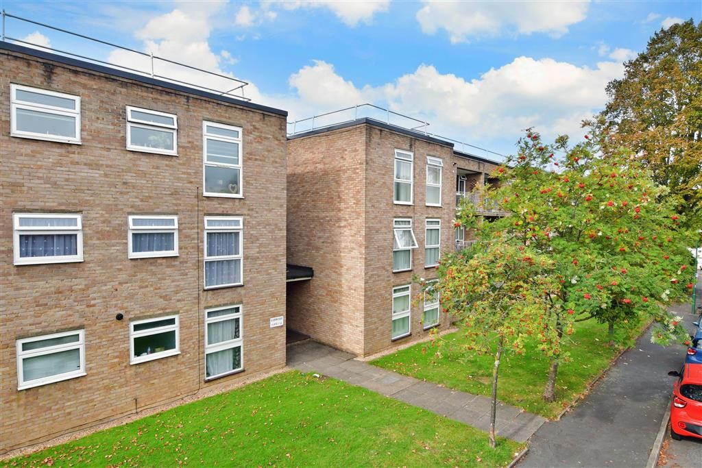 2 bed flat for sale in Eaton Road, Sutton, Surrey SM2, £231,500 - Zoopla