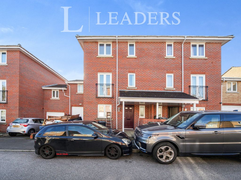 4 bed semi-detached house to rent in Primrose Close, Luton LU3 - Zoopla