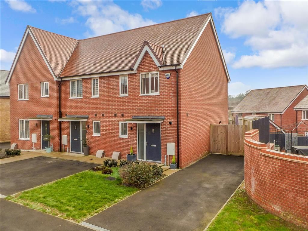 2 Bed End Terrace House For Sale In Trefoil Way Ridgewood Uckfield