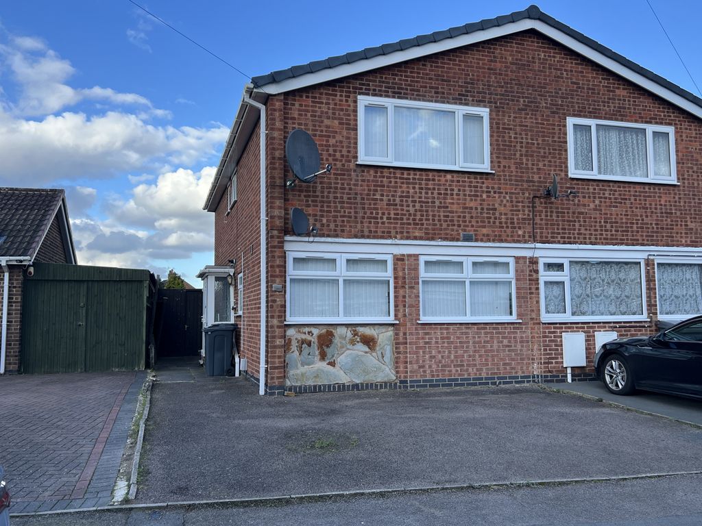 3 bed semi-detached house to rent in Stancliff Road, Leicester LE4, £ ...