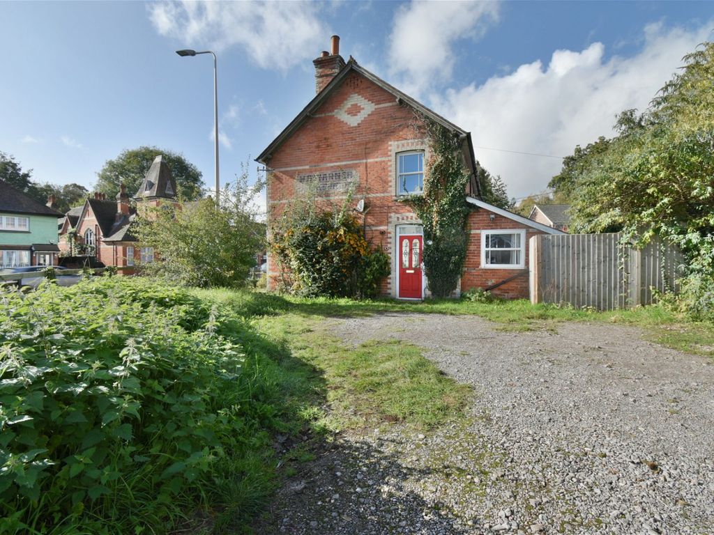 2 bed semi-detached house for sale in Bath Road, Woolhampton, Reading ...