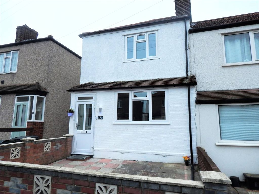 2 Bed End Terrace House To Rent In Finchley Close Dartford Kent Da1