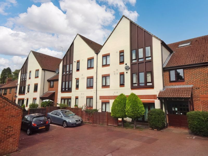 1 bed flat for sale in Rex Court, Haslemere GU27 - Zoopla