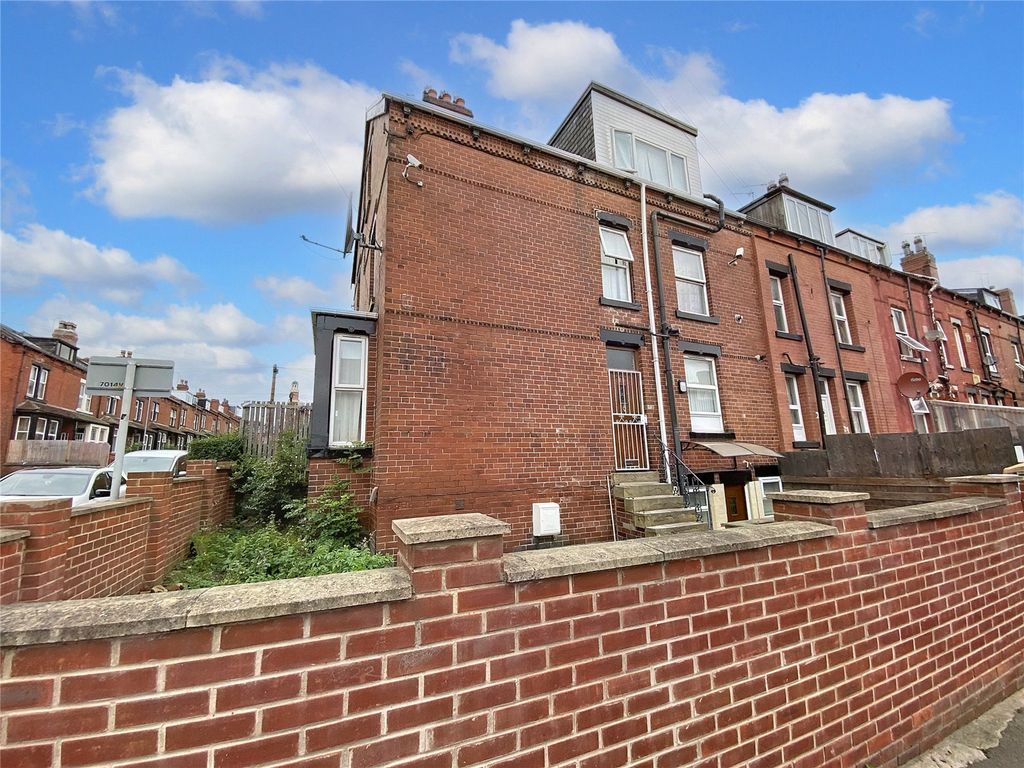 4 Bed End Terrace House For Sale In Westbourne Place Leeds West
