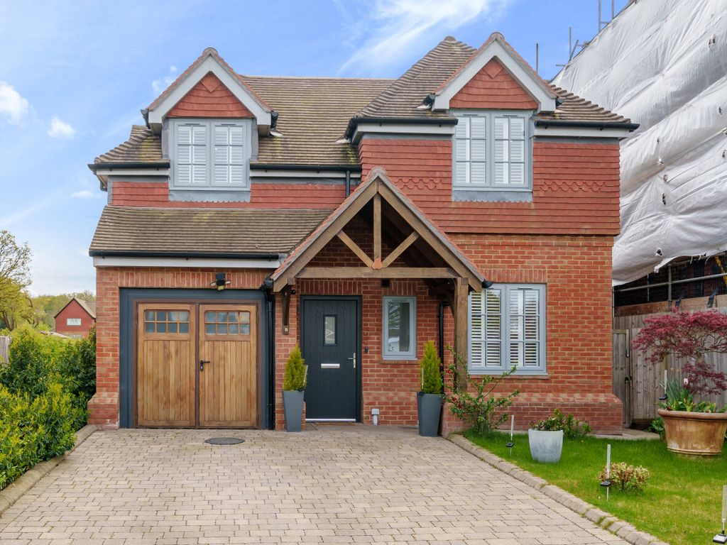 4 bed detached house for sale in Poyle Road, Tongham, Surrey GU10, £ ...