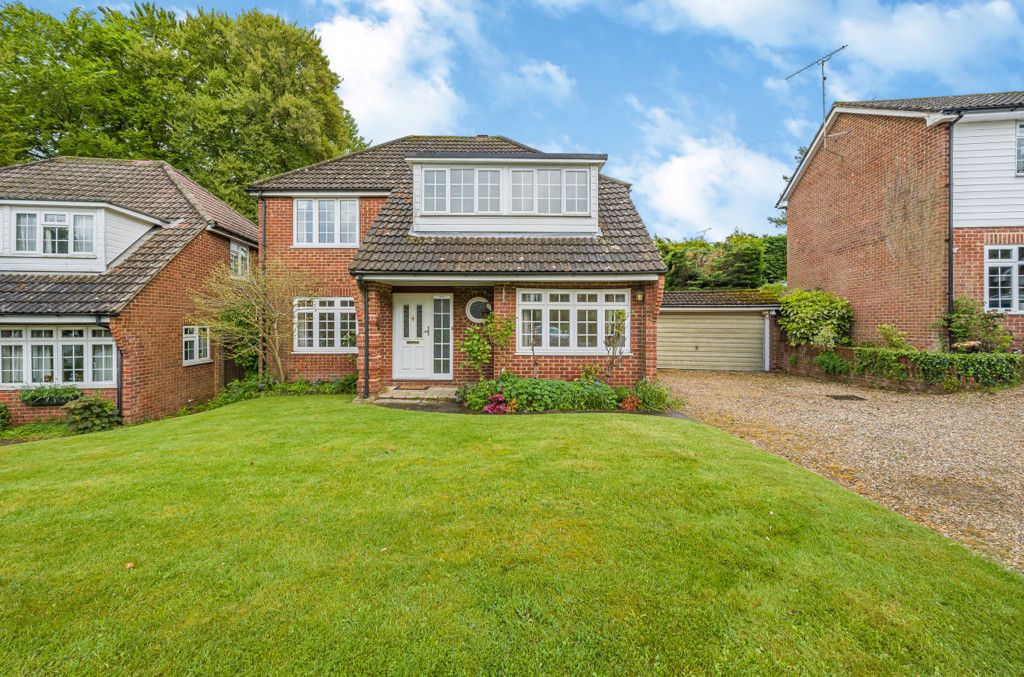 4 Bed Detached House For Sale In Allison Gardens Purley On Thames