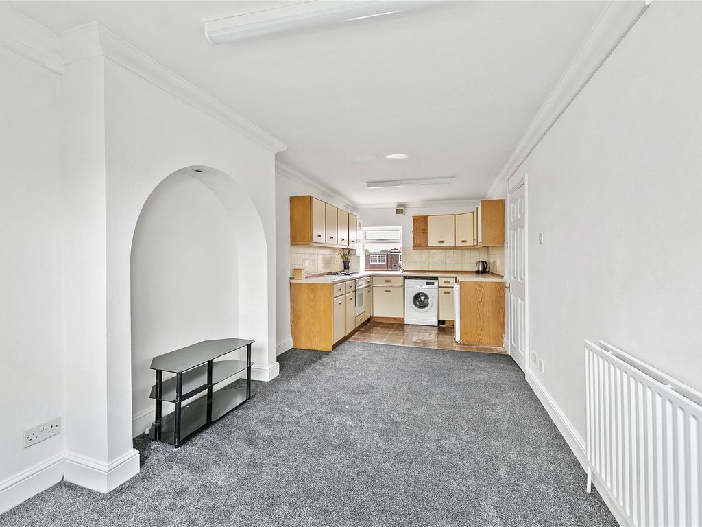 2 bed flat for sale in Sheen Lane, London SW14 - Zoopla