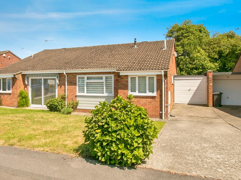 2 Bed Bungalow For Sale In Cox Avenue Muscliff Bournemouth Dorset