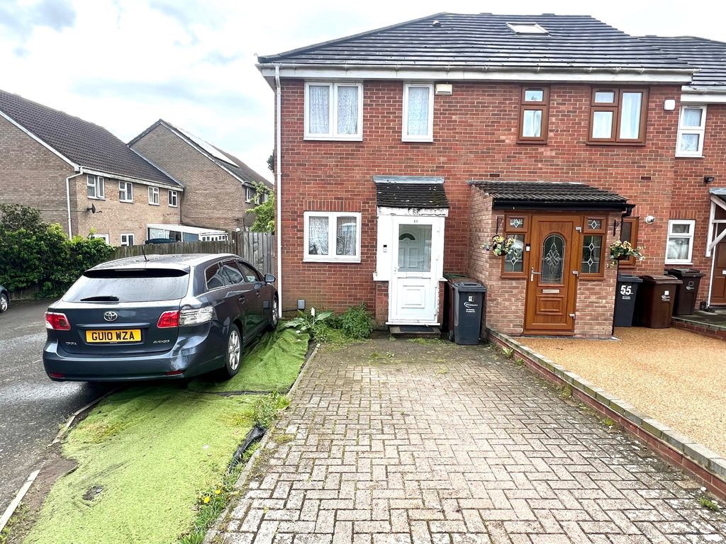 2 Bed Terraced House For Sale In Burdetts Road Dagenham Rm9 £325 000