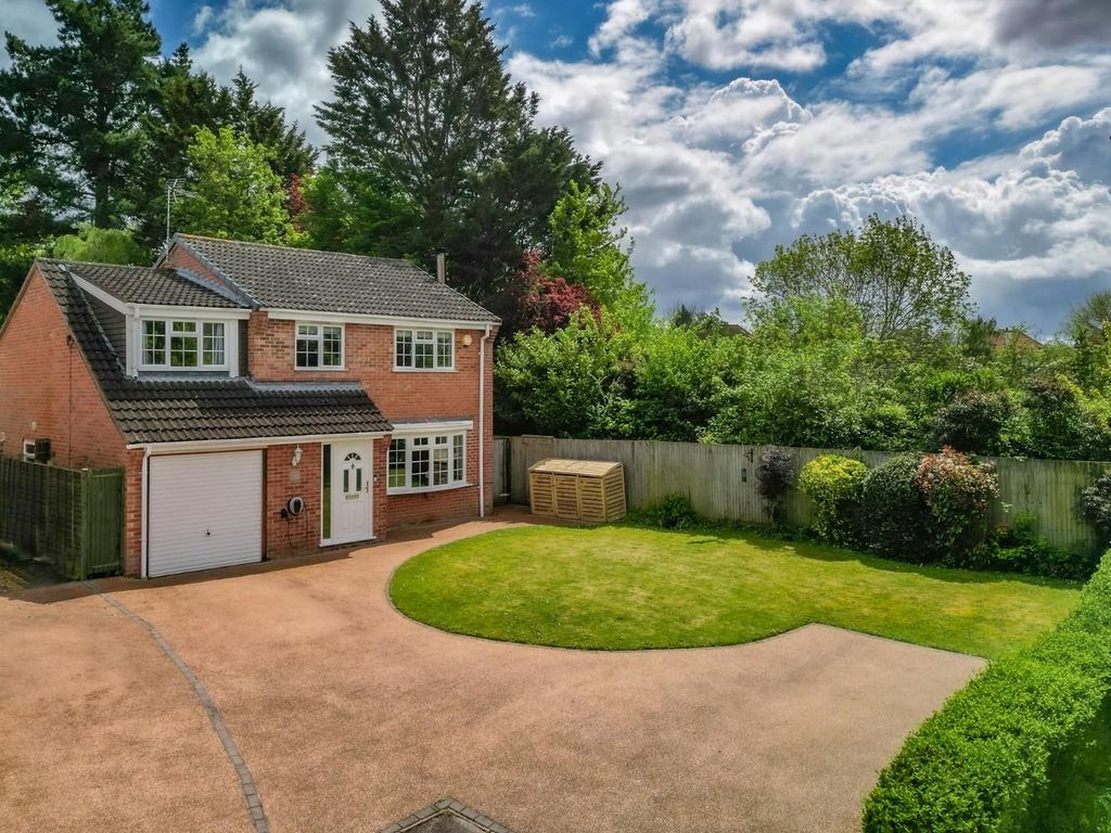 4 Bed Detached House For Sale In Cosford Close Bishopstoke Eastleigh