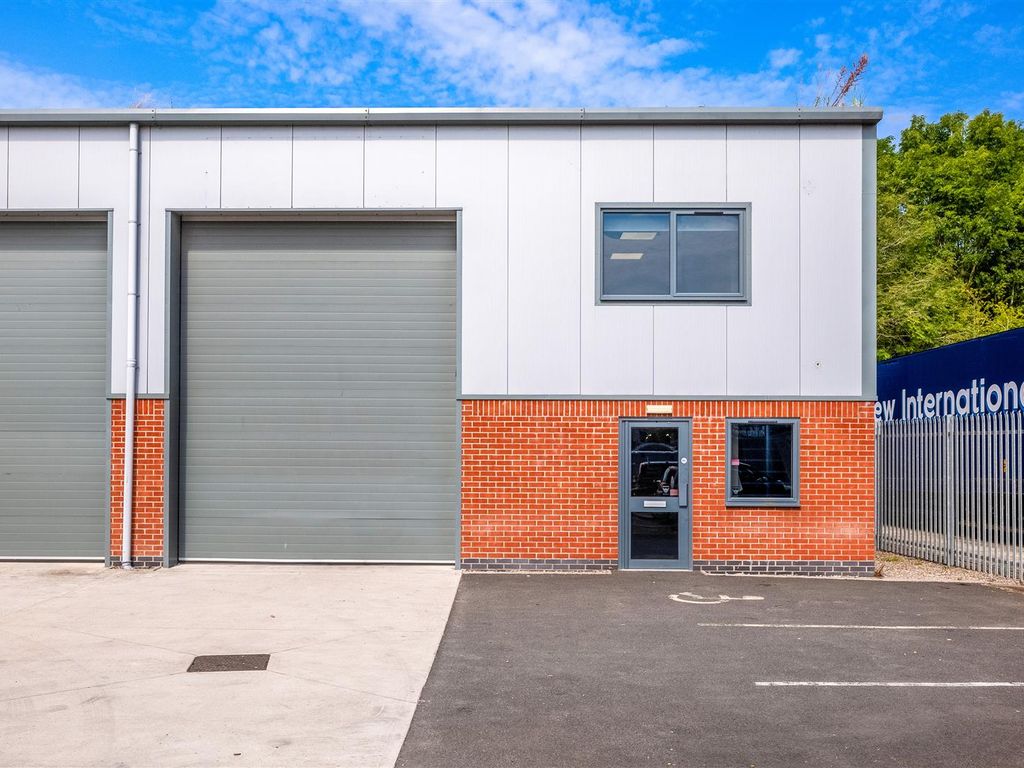 Light industrial to let in Crab Apple Way, Vale Park, Evesham WR11, £21,200 pa - Zoopla