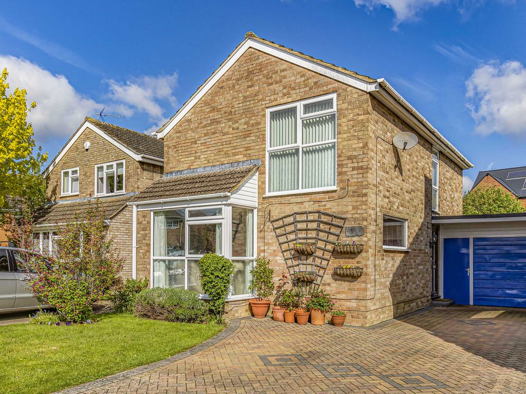 3 Bed Link Detached House For Sale In Ferny Close Radley Ox14 £