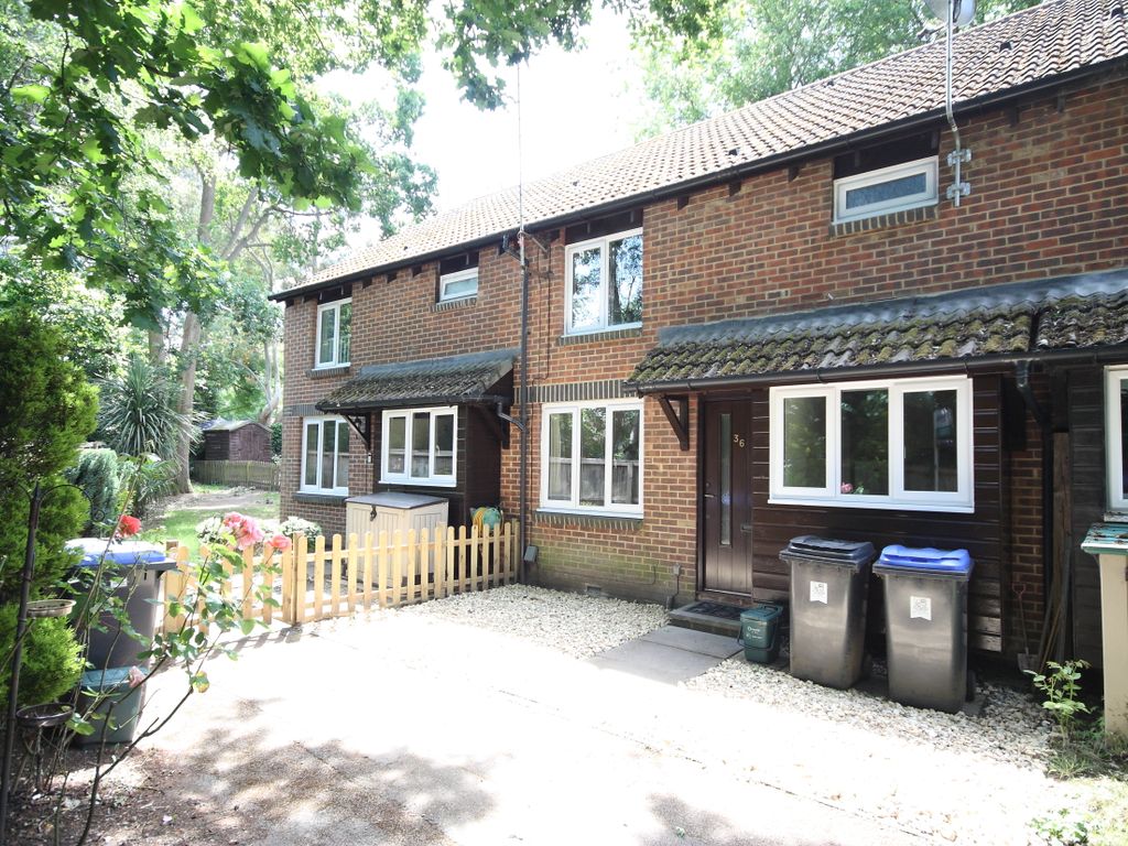 1 bed terraced house to rent in Overthorpe Close, Knaphill, Woking GU21 ...