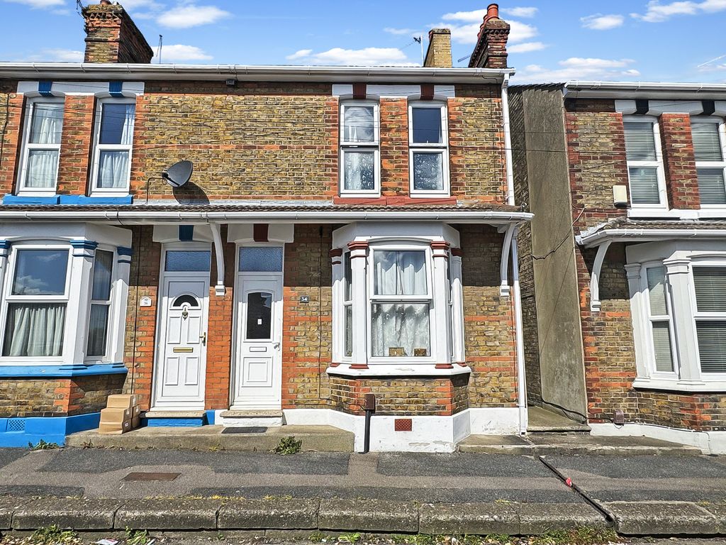 3 bed end terrace house for sale in Victoria Road, Sittingbourne, Kent ...