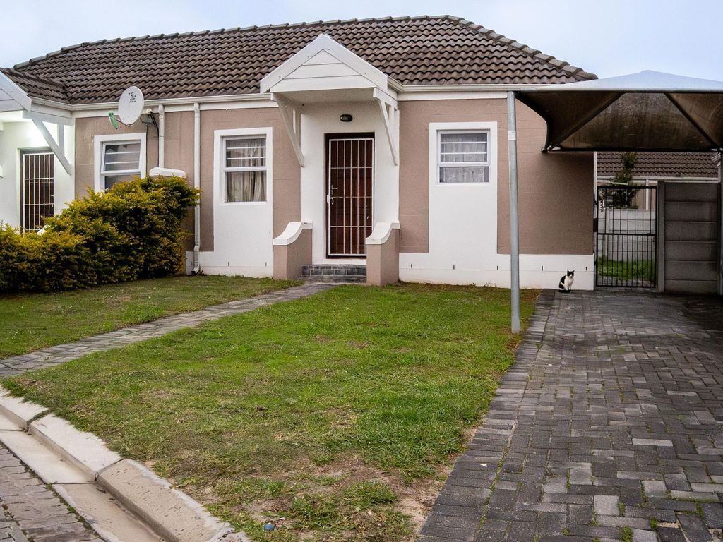 2 bed detached house for sale in 38 Knorhoek, Klapmuts, Stellenbosch ...