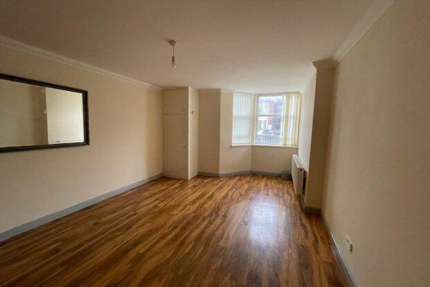 3 bed flat to rent in Station Road, Blackpool FY4, £700 pcm - Zoopla