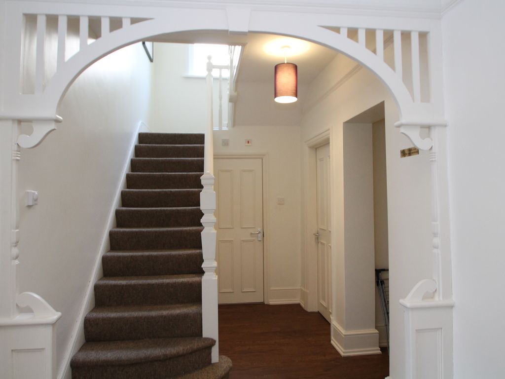 Room to rent in Bellingham Road, Catford, London SE6, £725 pcm - Zoopla