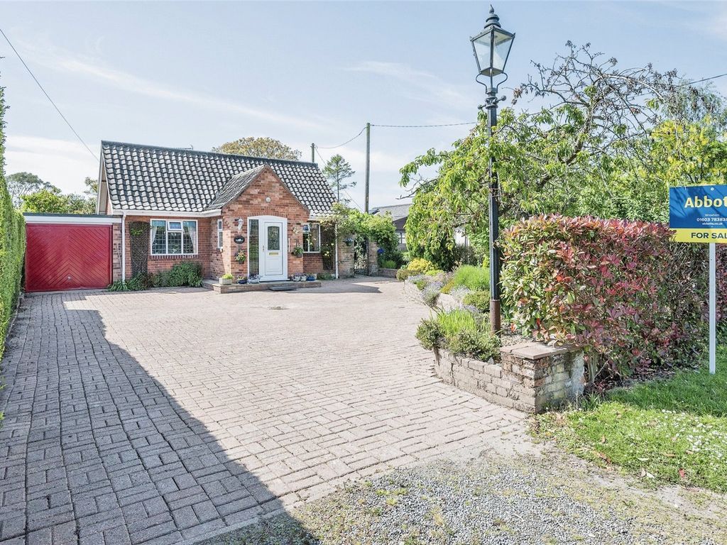 3 bed bungalow for sale in Stone Lane, Ashmanhaugh, Norwich NR12 - Zoopla