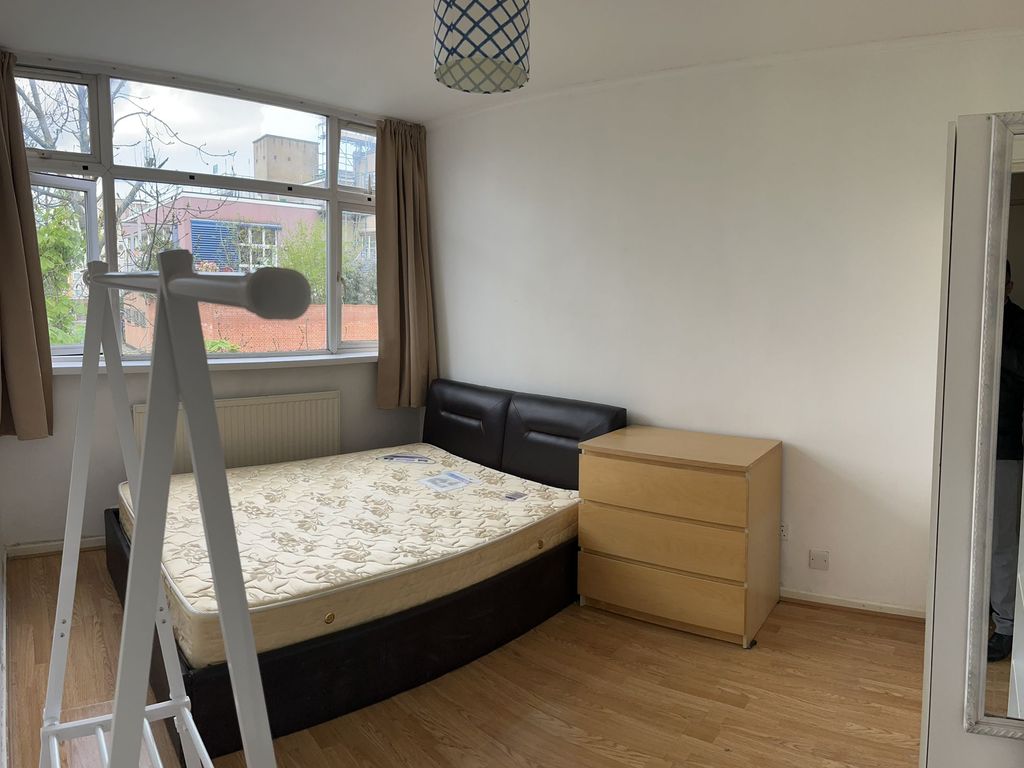 Room to rent in Spring Walk, Whitechapel/Aldgate East E1, £800 pcm - Zoopla