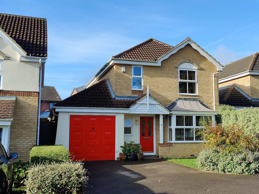 4 bed detached house to rent in Spinney Oak, Clarendon Gate, Ottershaw ...