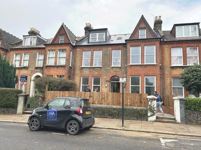 Studio to rent in Mount View Road, Crouch End N4, £1,580 pcm - Zoopla