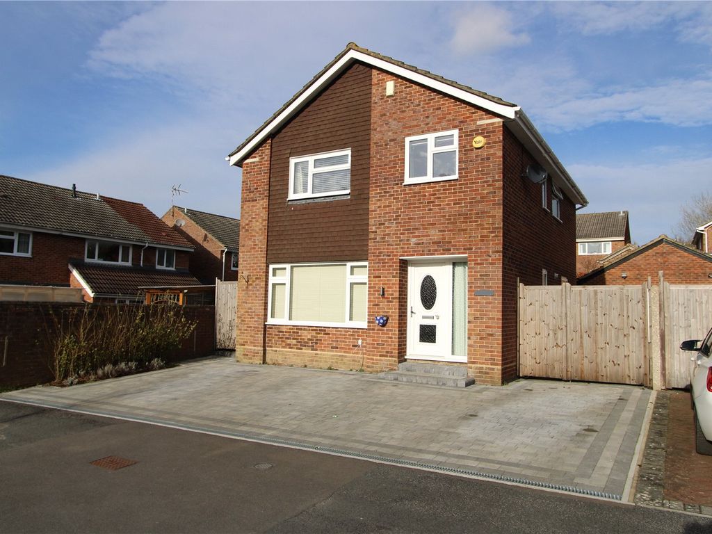 4 bed detached house for sale in Corinna Gardens, Dibden, Southampton ...