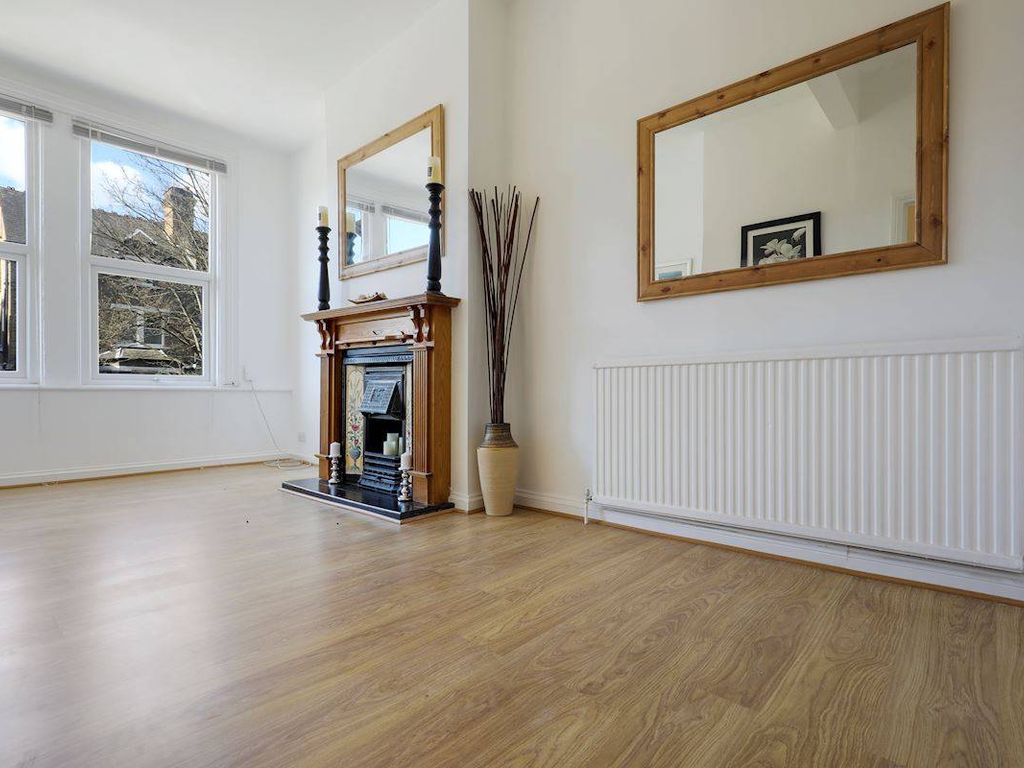 2 bed flat to rent in High Street, London SE20, £1,450 pcm - Zoopla