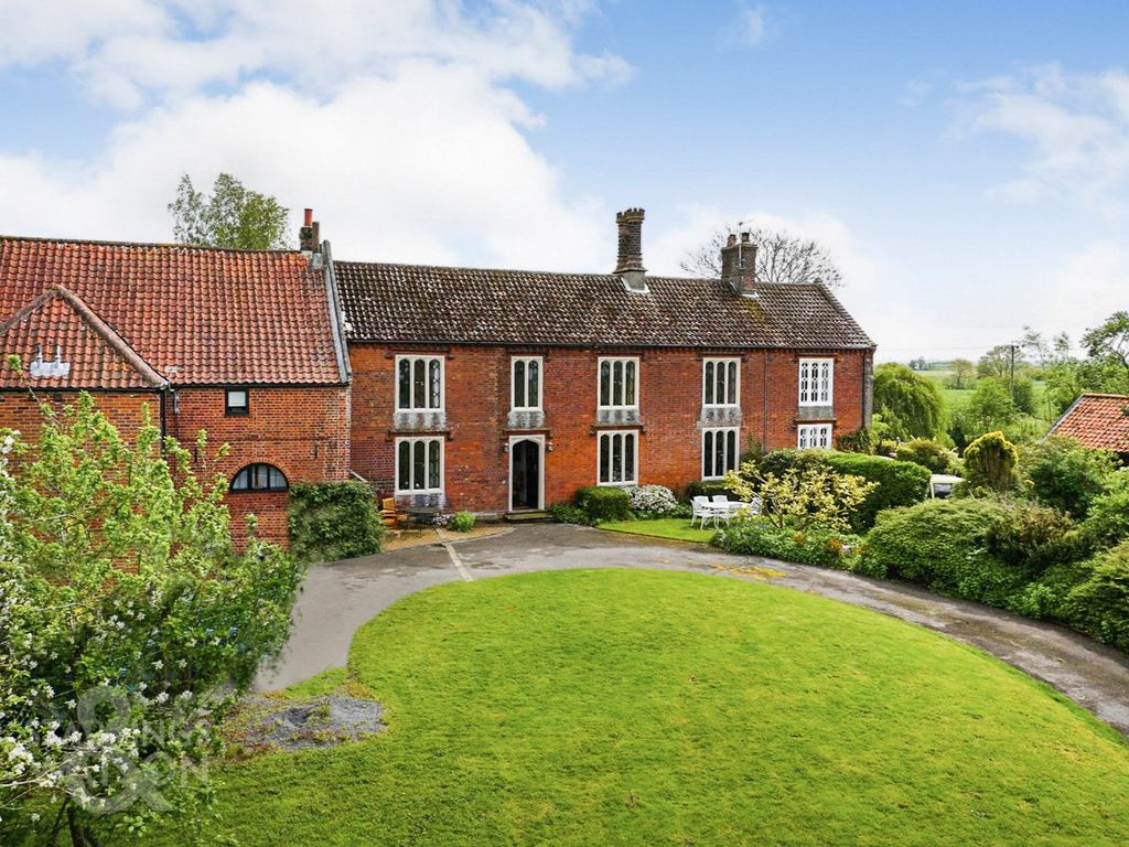 4 bed terraced house for sale in School Road, Runham, Great Yarmouth ...