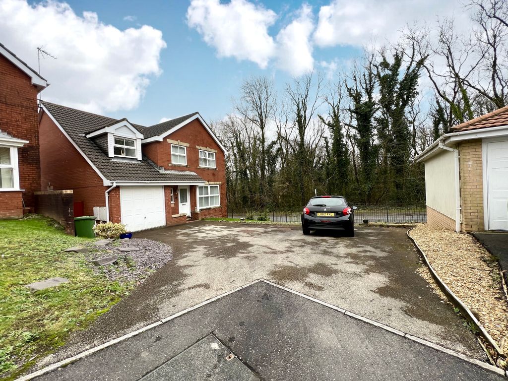 4 Bed Detached House For Sale In Ty Crwyn Church Village Pontypridd