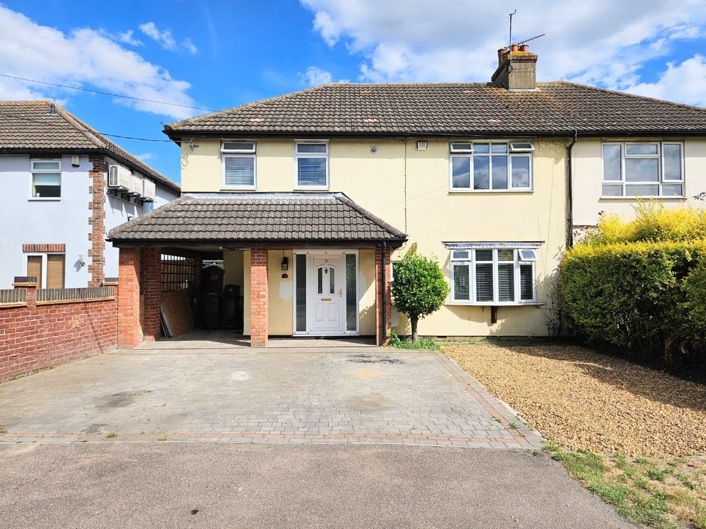 4 Bed Semi Detached House For Sale In Cagefield Cottages Stambridge
