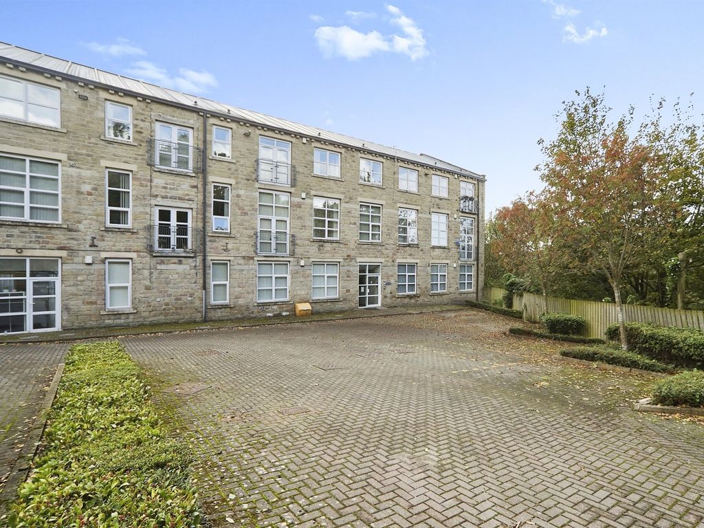 2 bed flat for sale in Brackendale, Bradford BD10, £85,000 - Zoopla