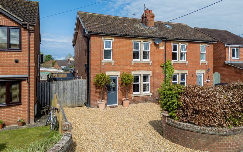 3 Bed Semi Detached House For Sale In Woodrow Road Melksham Sn12 £