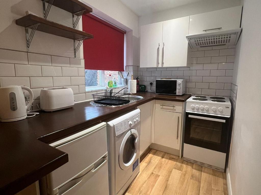 2 bed flat to rent in Coombe Terrace, Brighton BN2 - Zoopla