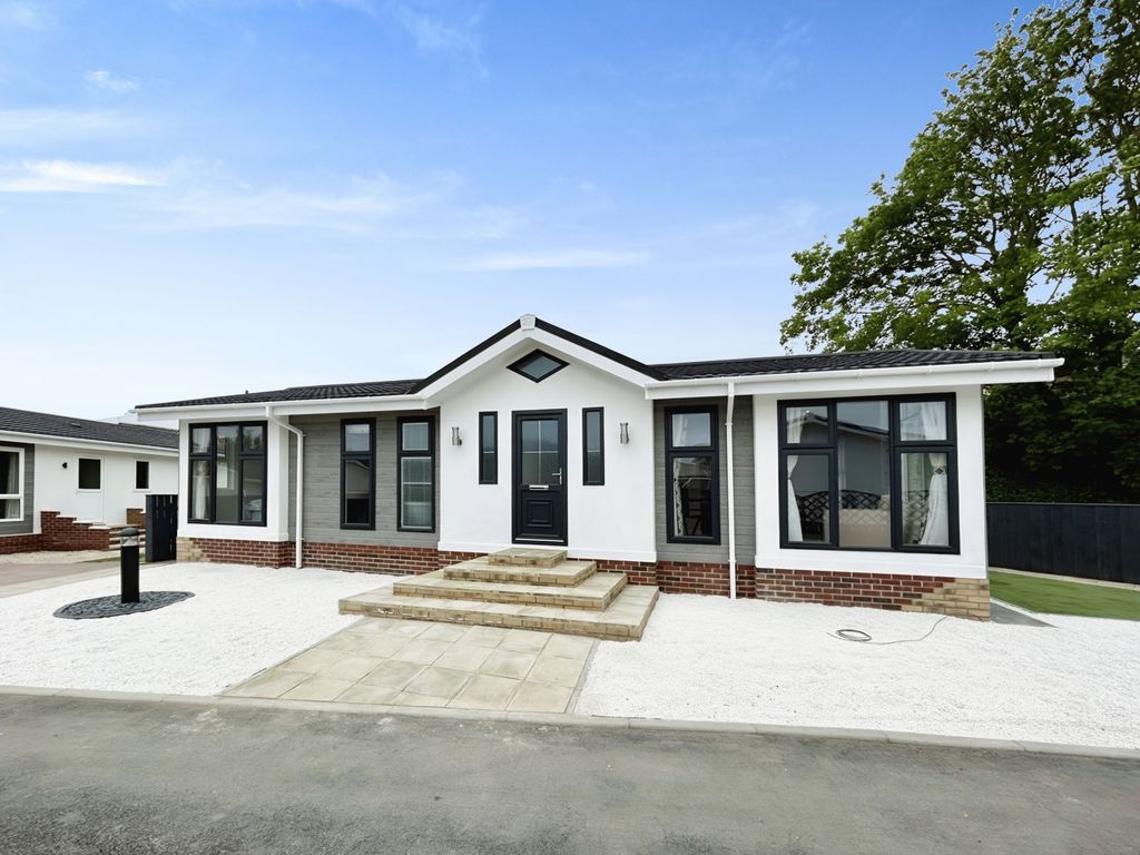 2 bed bungalow for sale in Seaview Park Homes, Easington Road ...